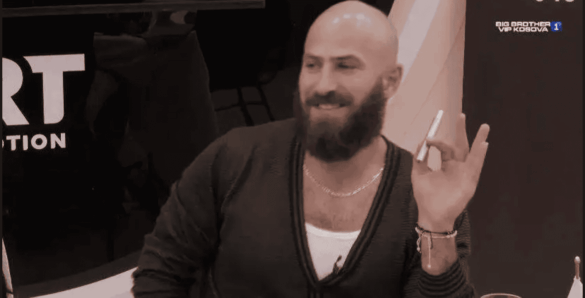 Nailiri mohon ndjenjat për banoren me ironi: “Kam turp t’ia shpreh në sy” - Informim